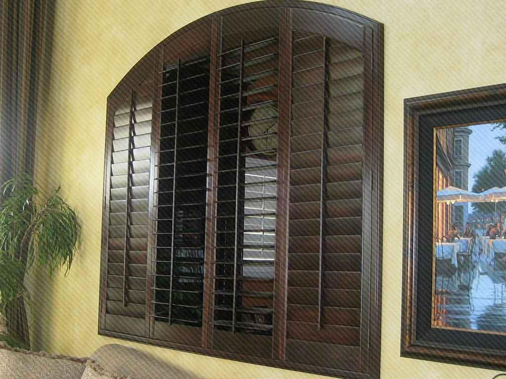 4 Ways to Choose the Right Exterior Shutters